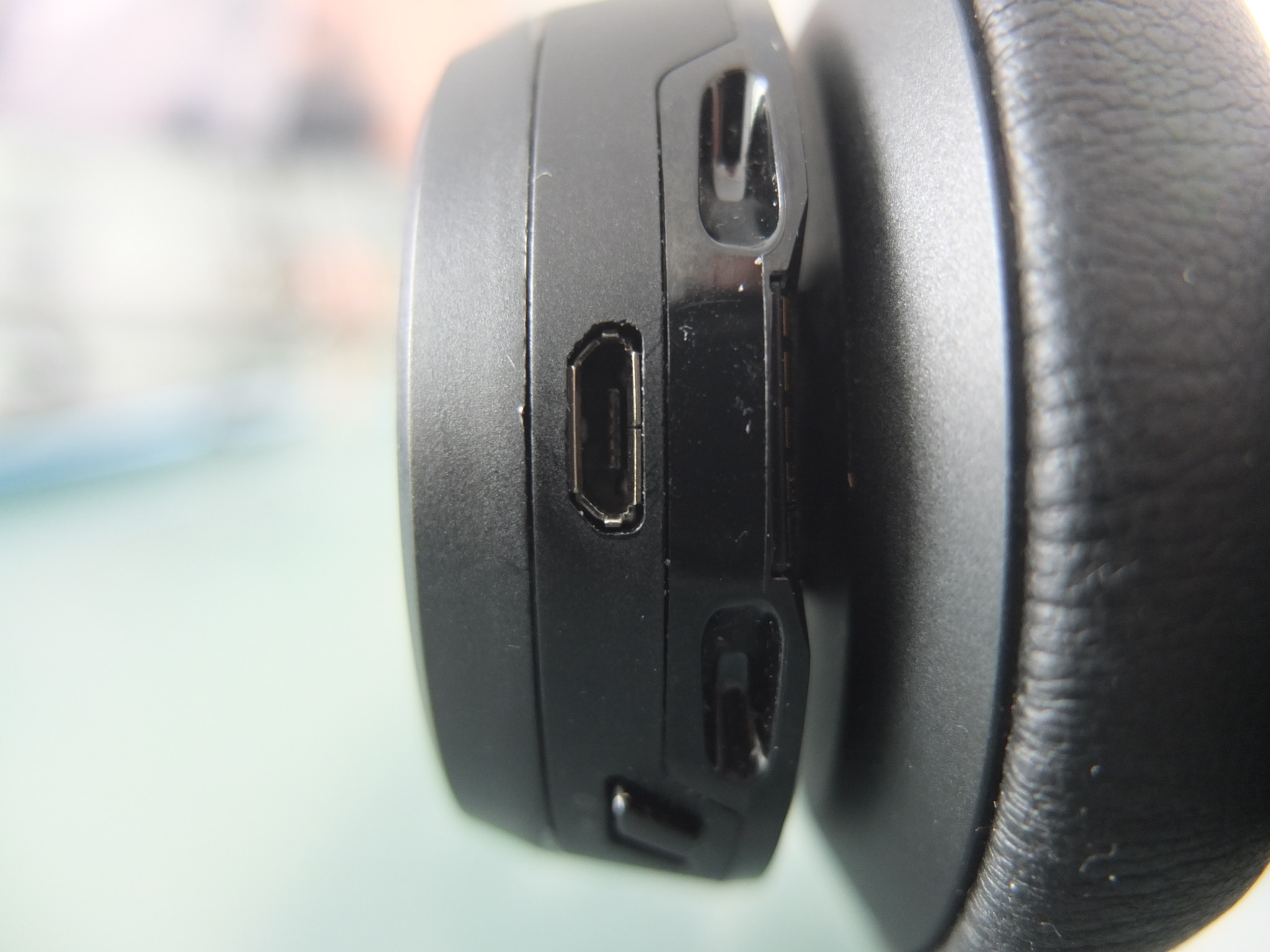 Plus und Minus beim Voyager Focus 2 von Poly – vowe dot net